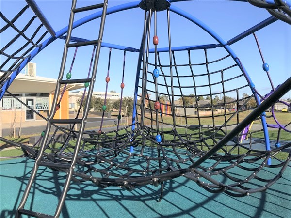 Manor Lakes Weeribee - QPlay Playgrounds